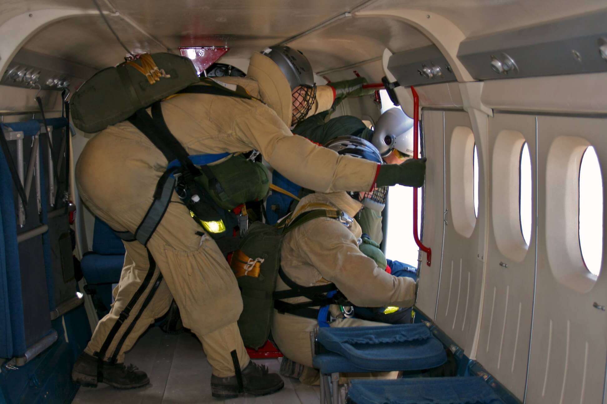 Paradrop Operations - Kenn Borek Air